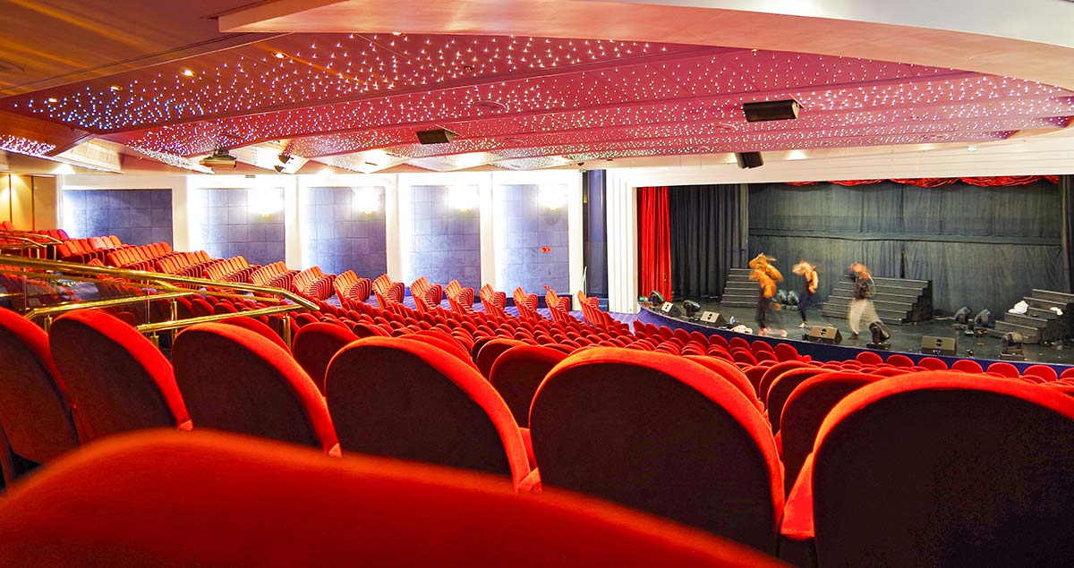 HOME - The Travelling Stage Studio